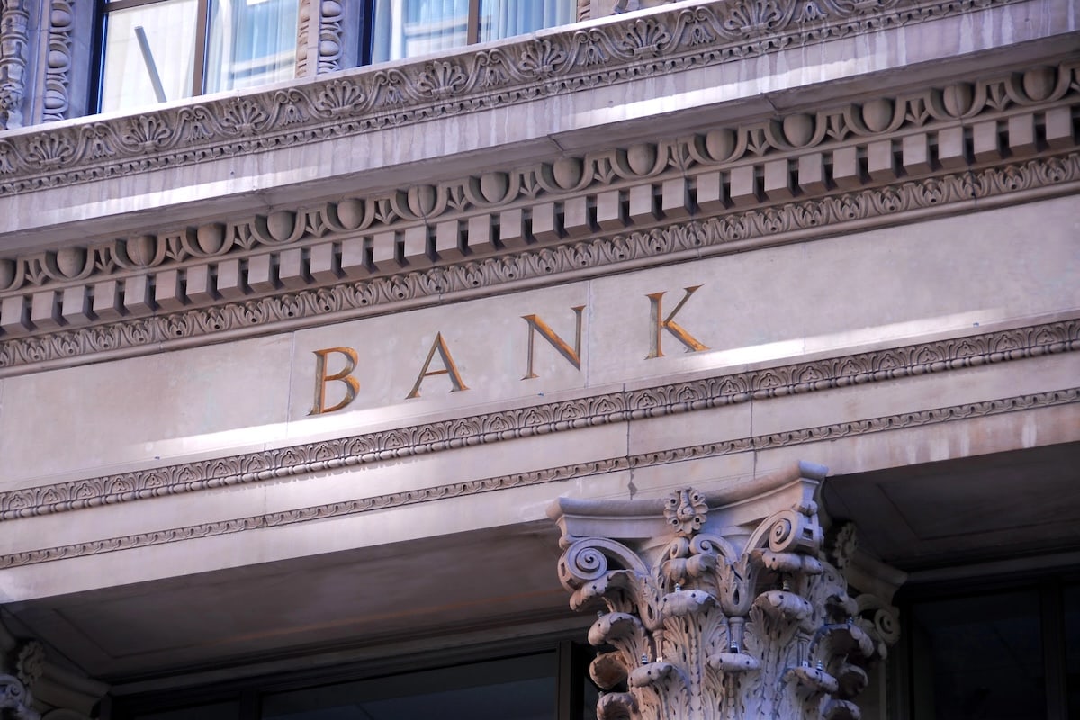 10 Ways Banks Have Changed That Only Seniors Remember